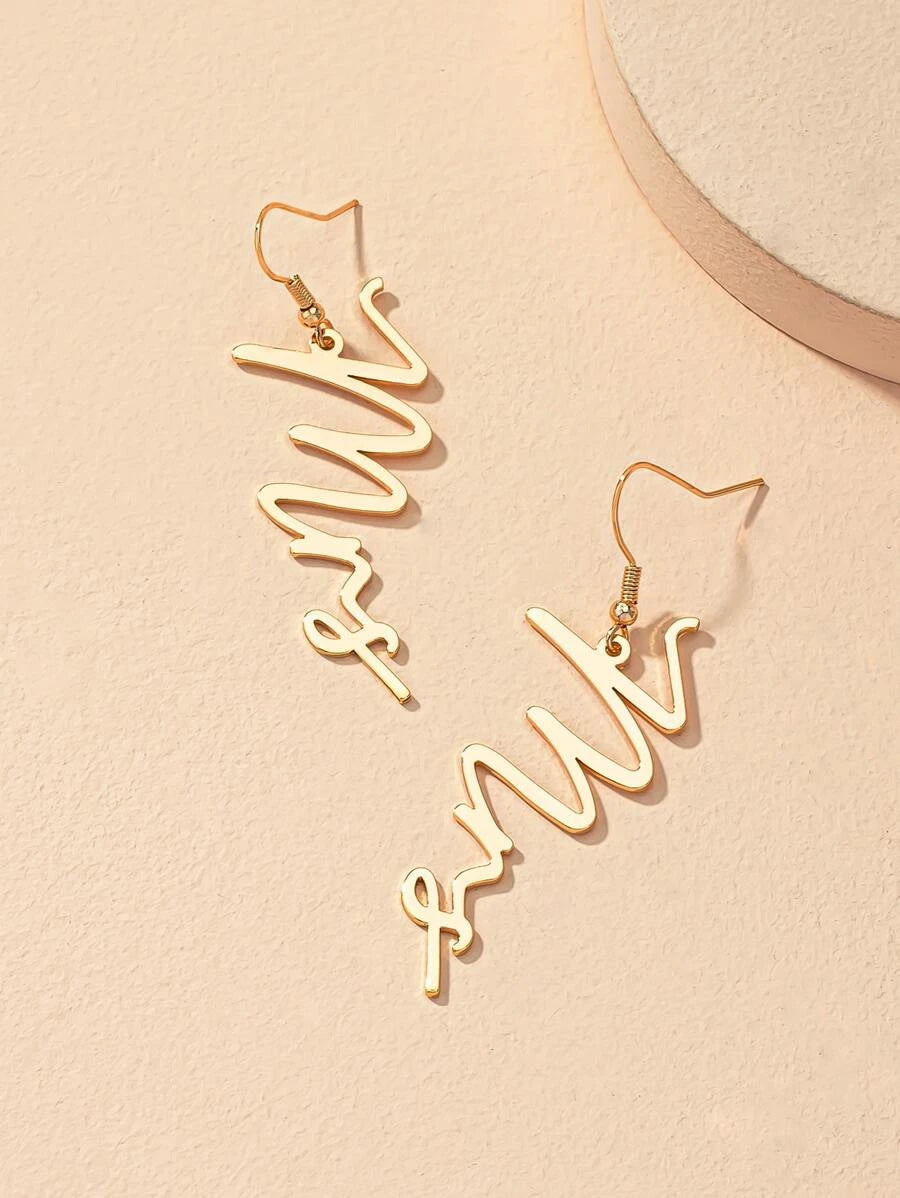 Mrs. Earrings – Jones Burch